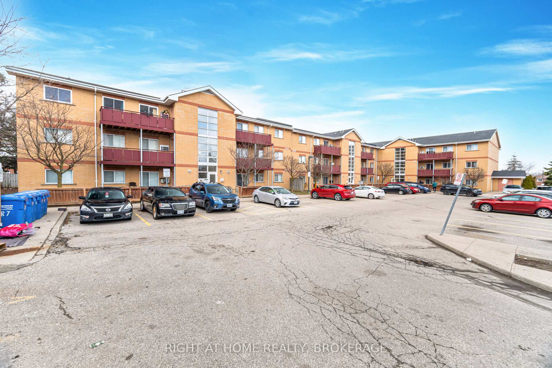 212 - 211 Forum Drive, Mississauga, ON L4Z 4C1