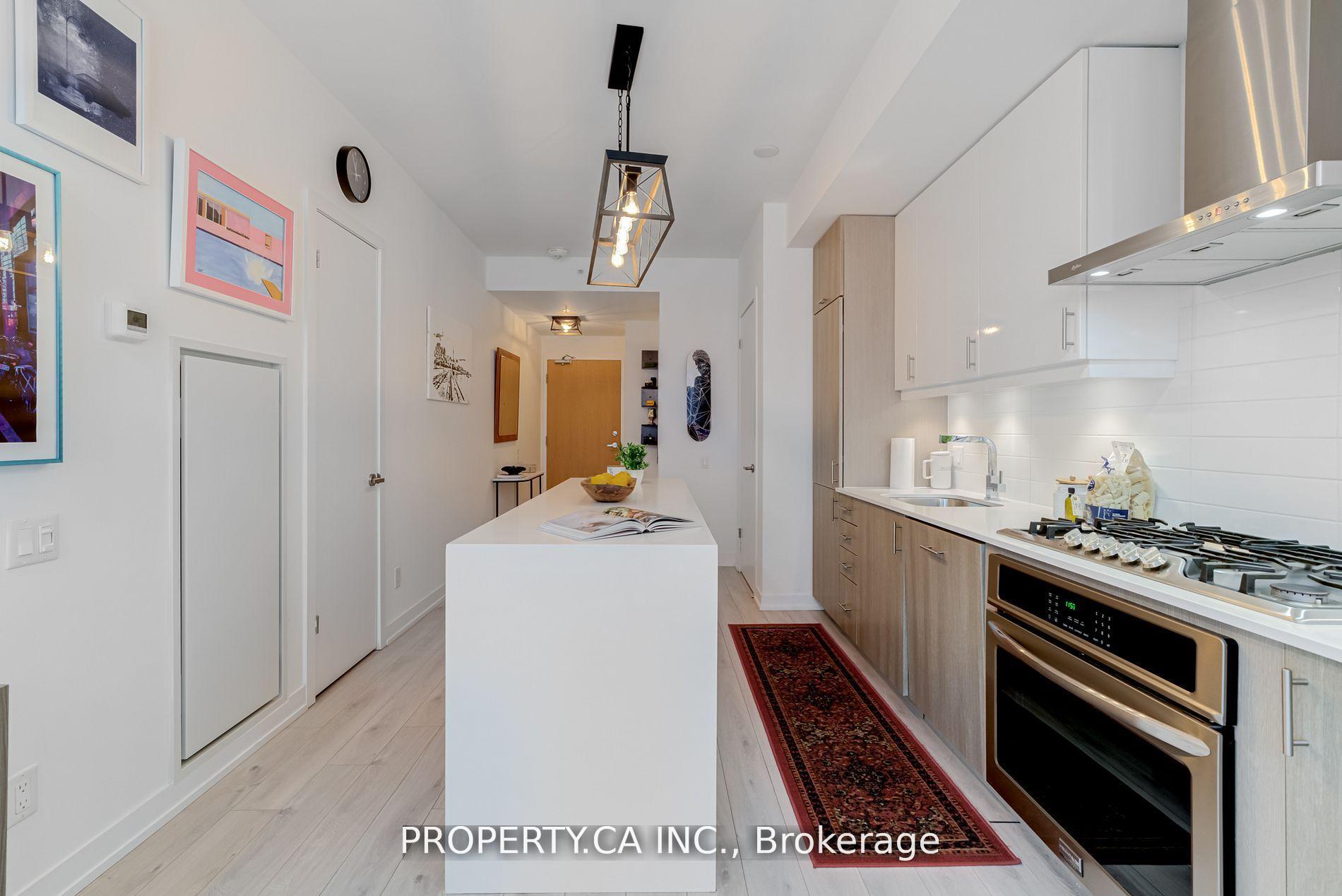 212 - 38 Howard Park Avenue, Toronto, ON M6R 0A7