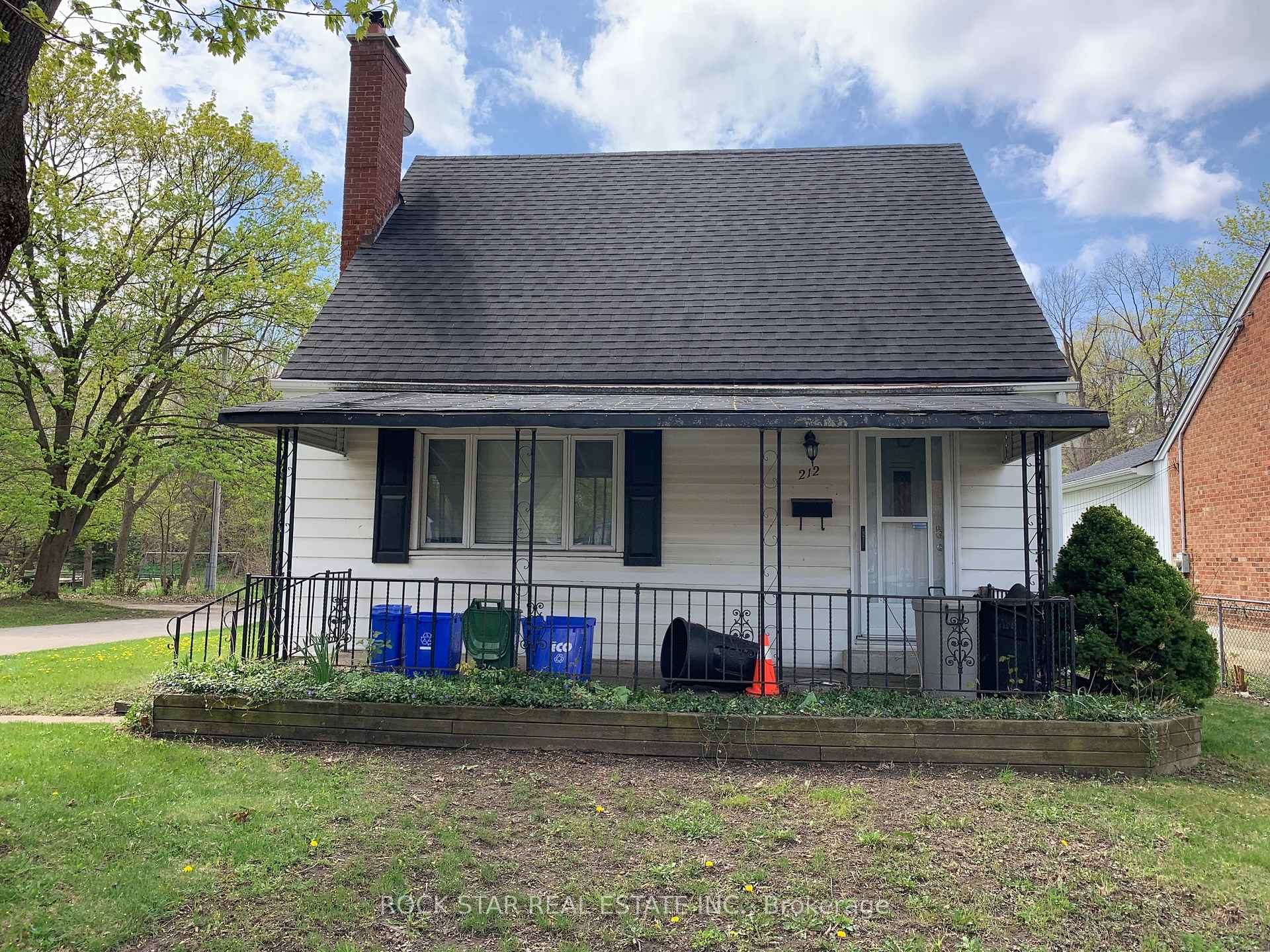 212 RATHOWEN Street, London North, ON N6H 2G2