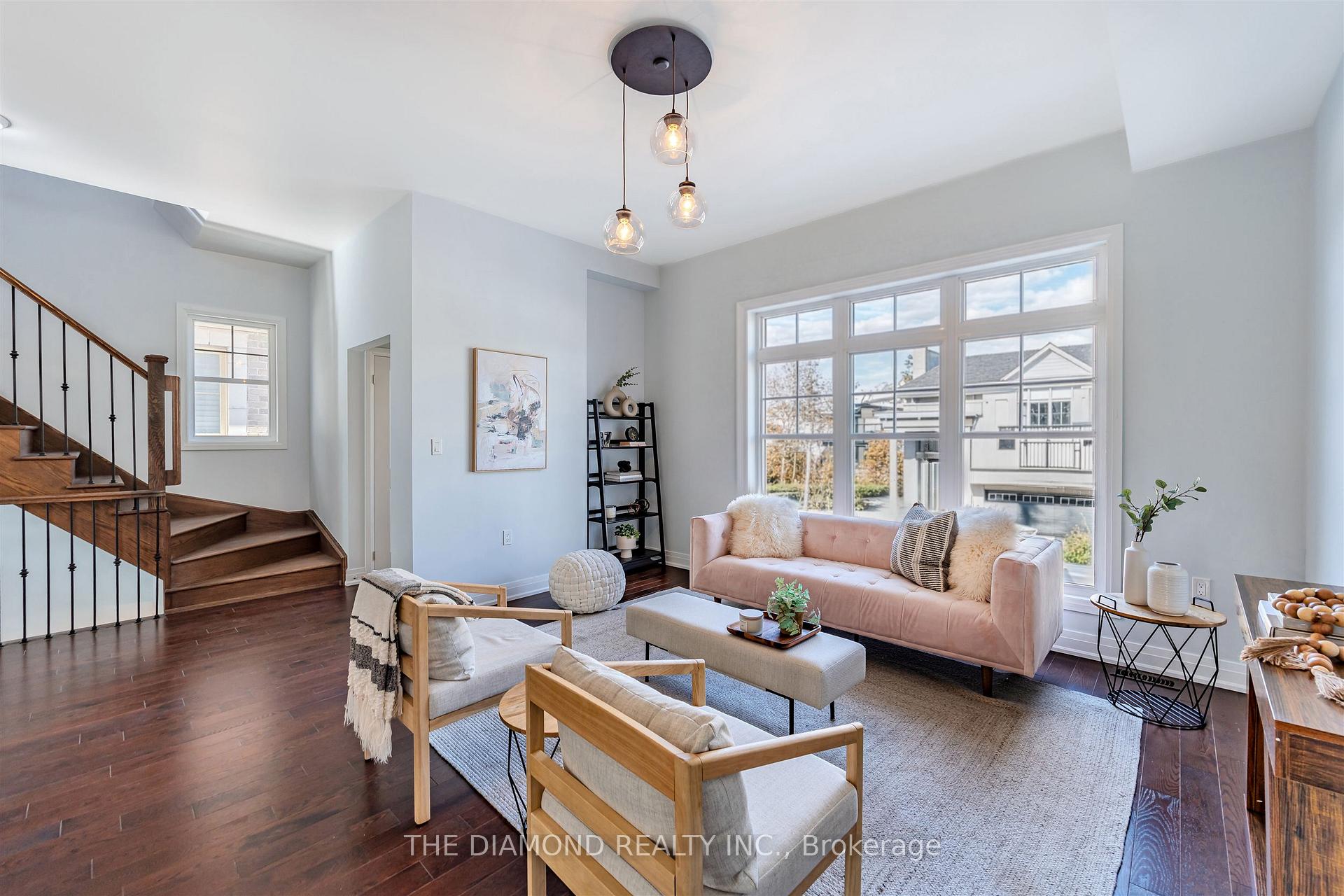 2122 Royal Gala Circle, Mississauga, ON L4Y 0H2