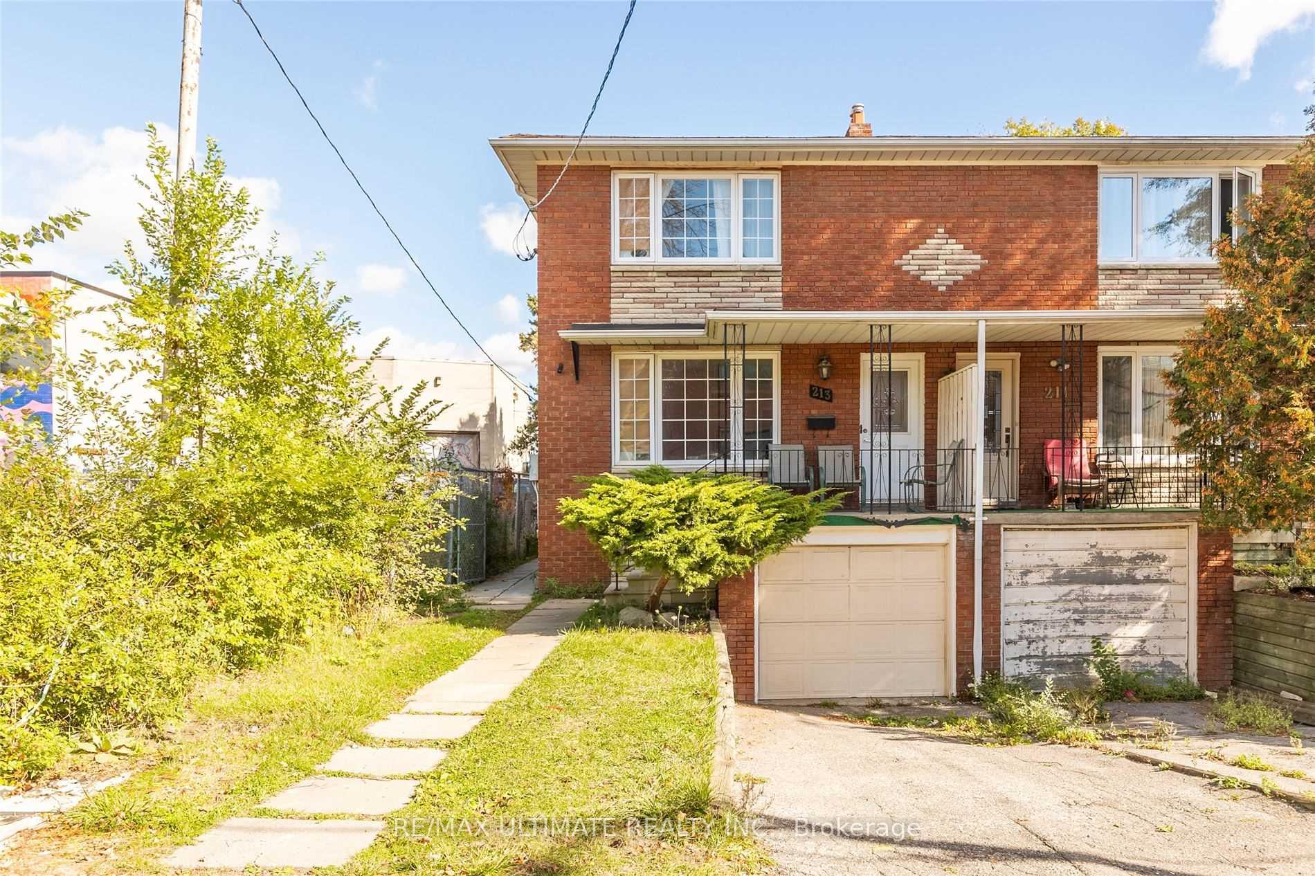 #2 - 213 Close Avenue, Toronto, ON M6K 2V6