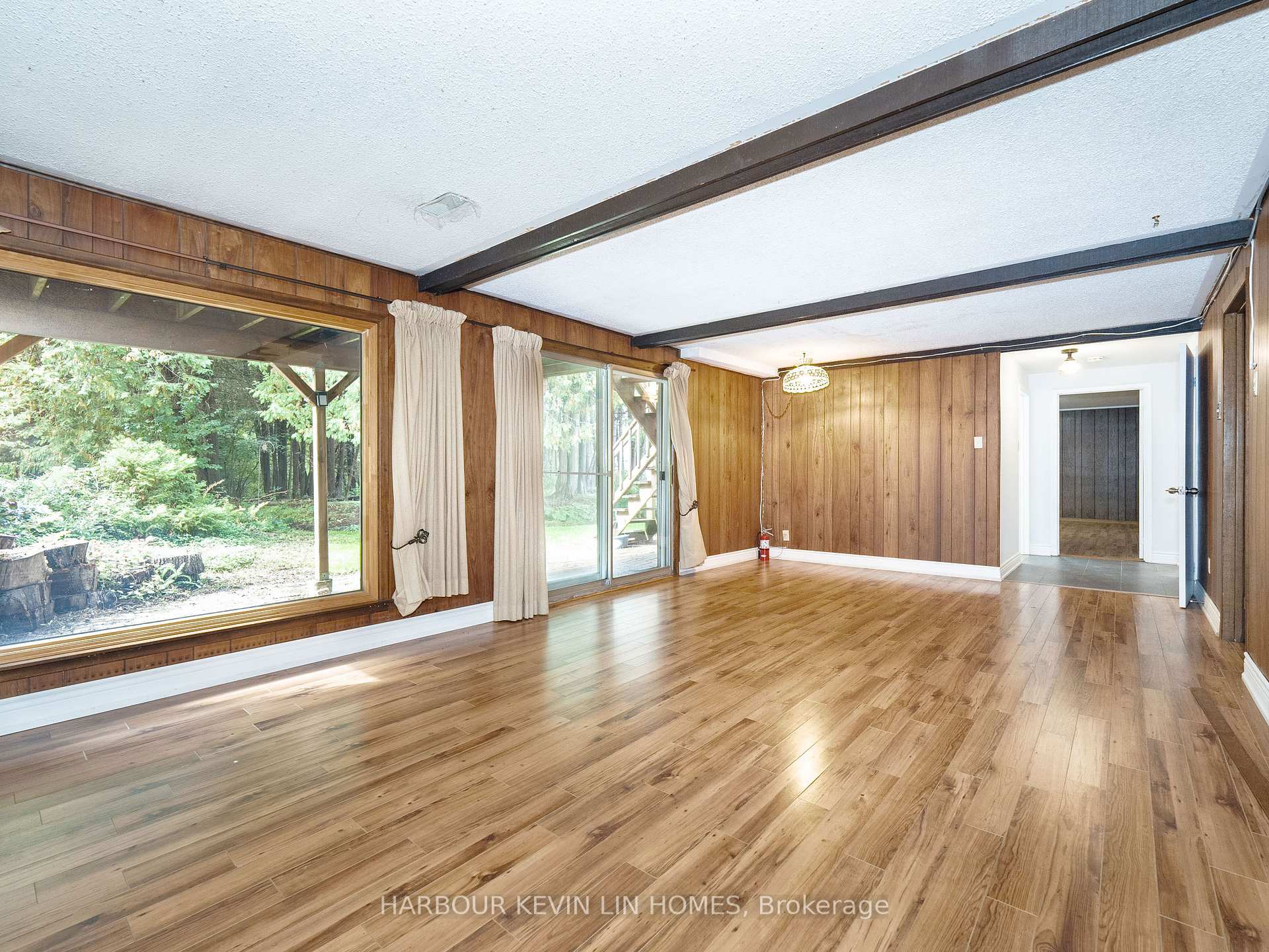 213 Murray Drive, Aurora, ON L4G 2E1