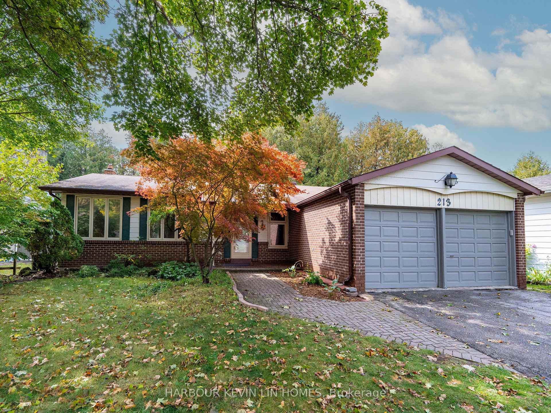 213 Murray Drive, Aurora, ON L4G 2E1