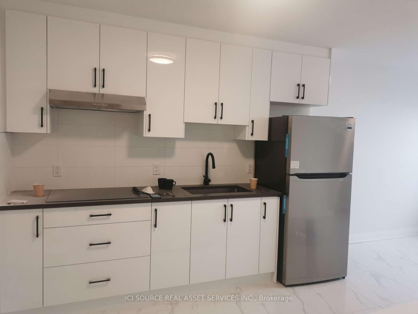 2135 Jane Street, Toronto, ON M3M 1A2