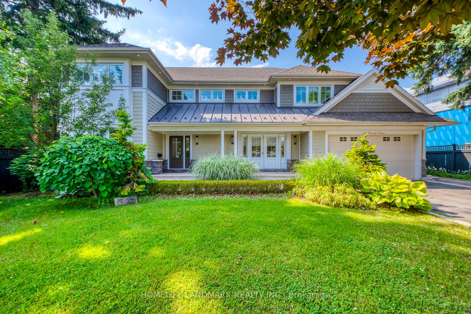 214 Waneta Drive, Oakville, ON L6K 2T5
