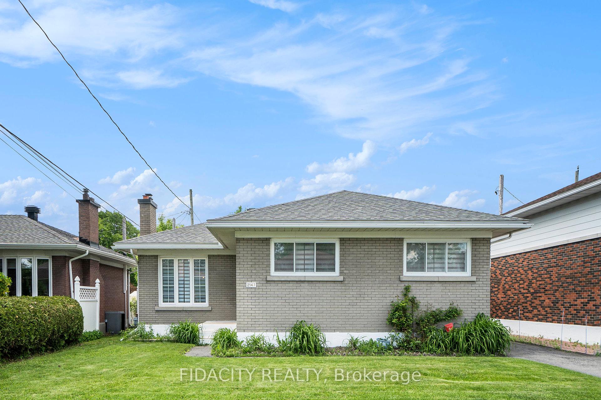 2147 Iris Street, Belair Park - Copeland Park and Area, ON K2C 1B4