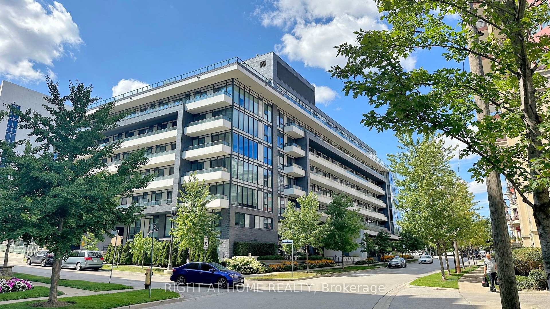 215 - 18 Rean Drive, Toronto, ON M2K 0C7