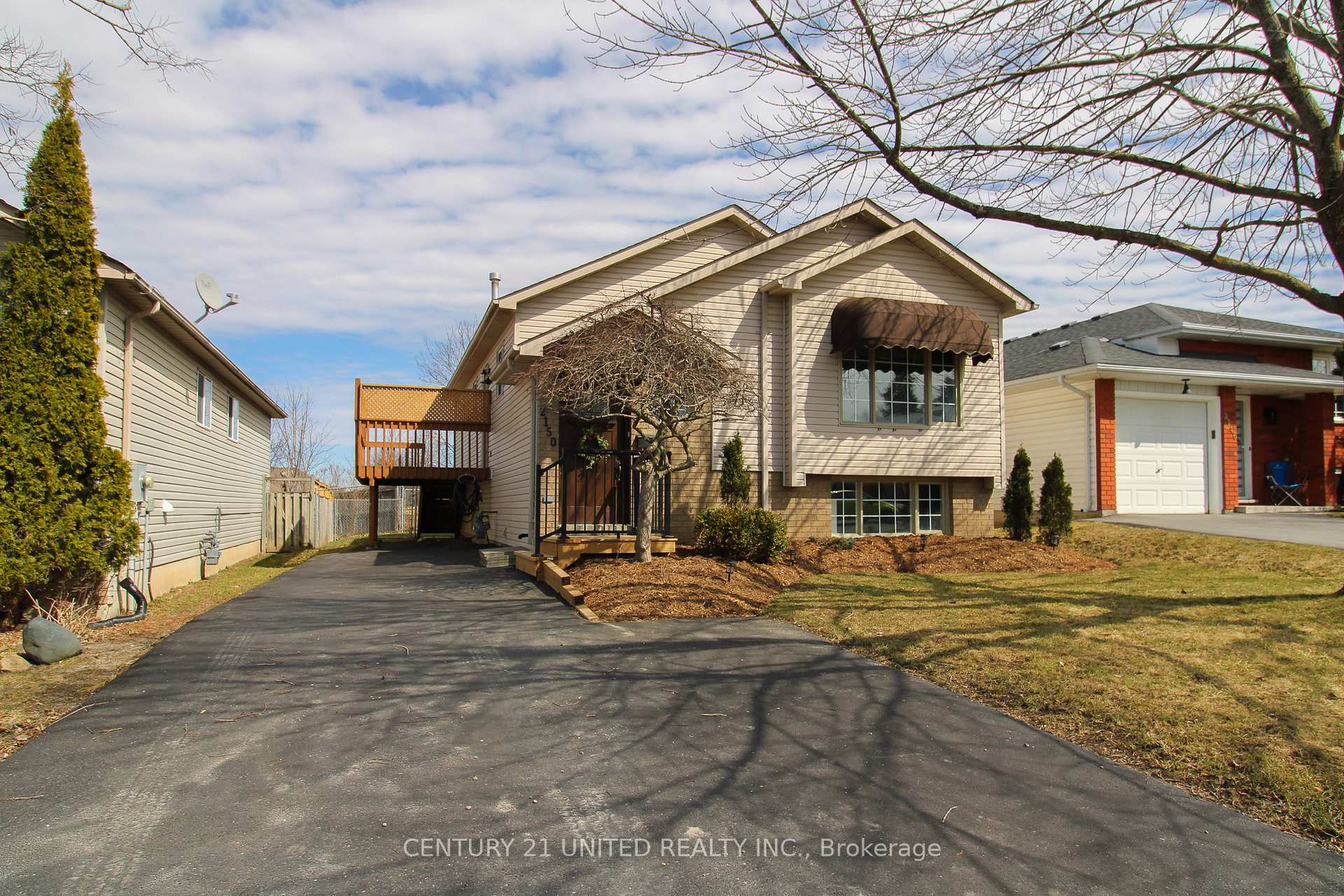 2150 Easthill Drive, Peterborough East, ON K9L 1Y8