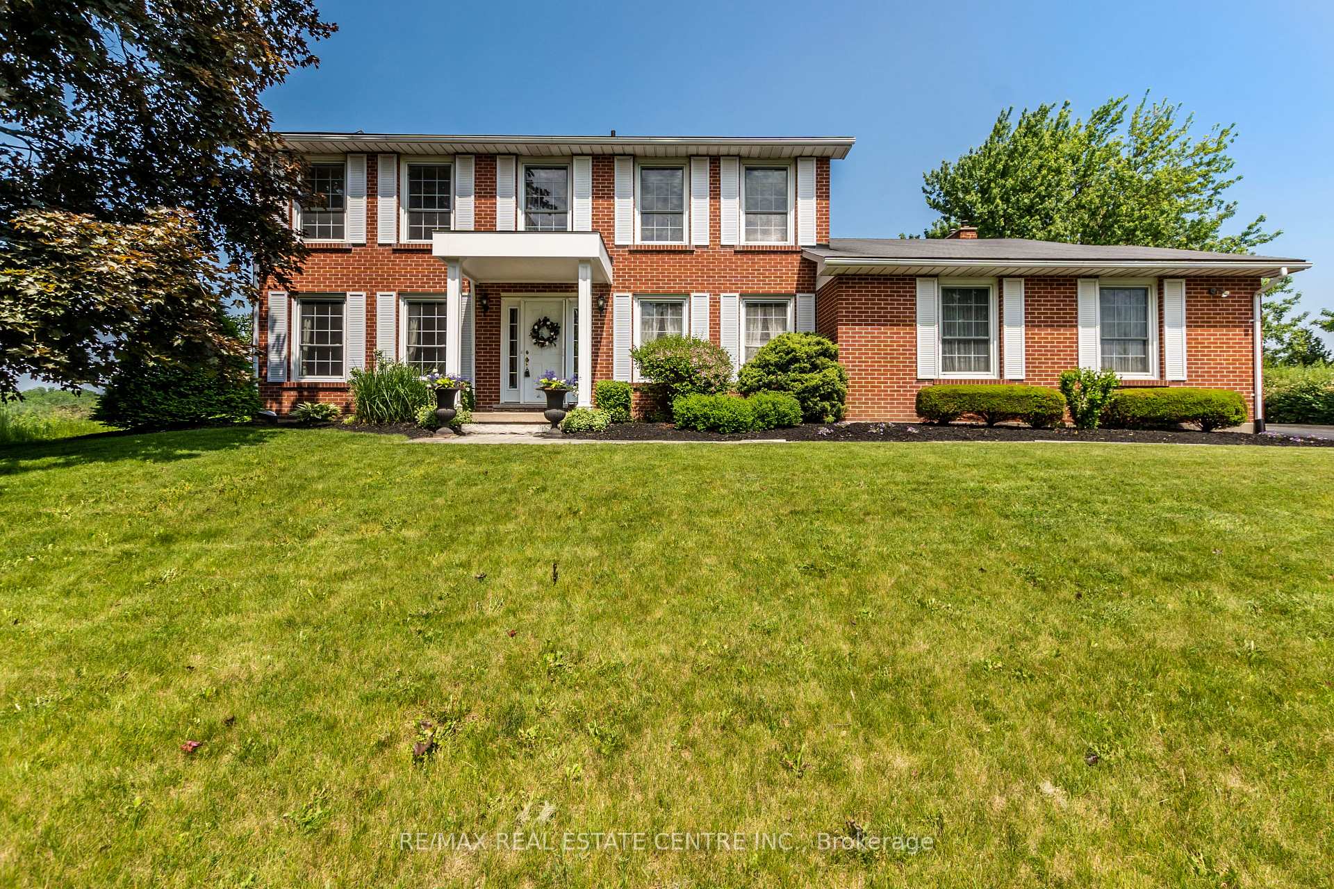 2151 1 Side Road, Burlington, ON L7P 0S3