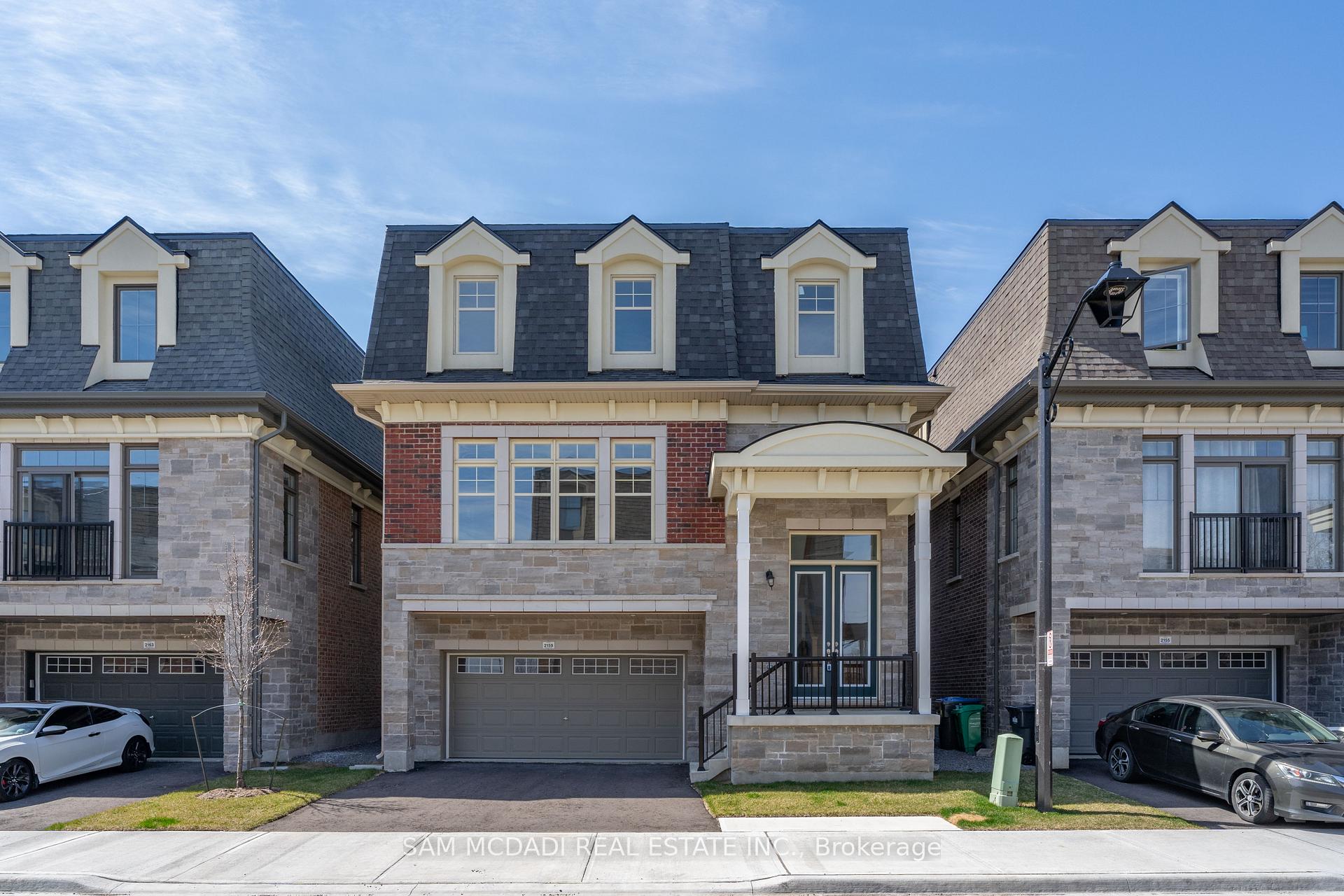 2159 Royal Gala Circle, Mississauga, ON L4Y 0H2