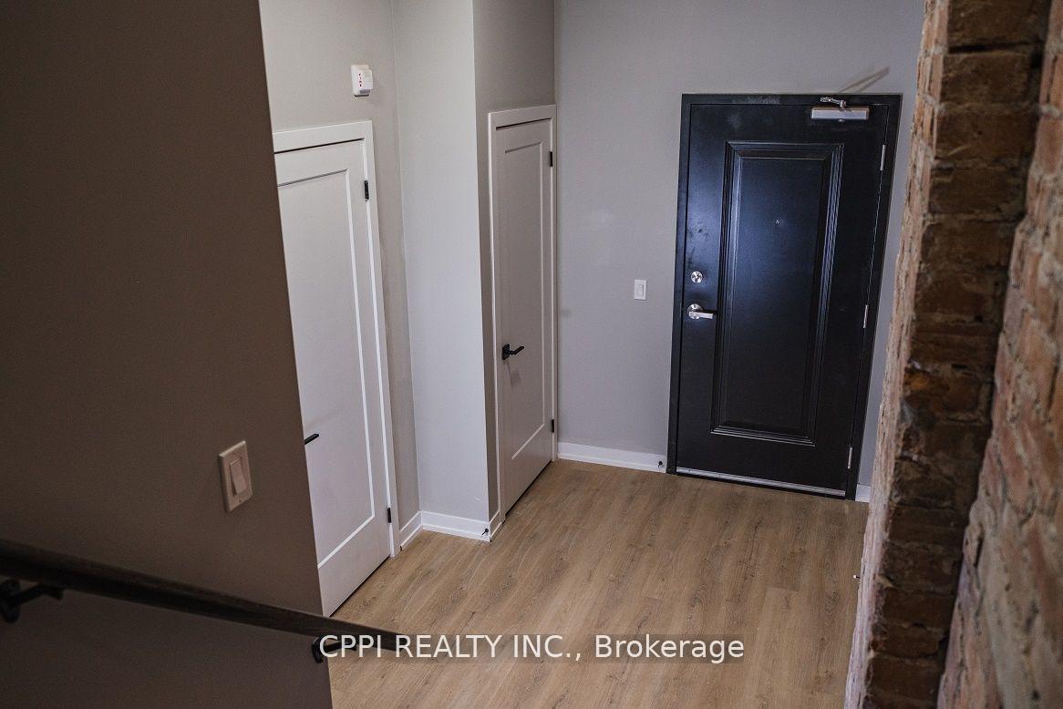 216 - 140 Simcoe Street, Peterborough Central, ON K9H 2H5