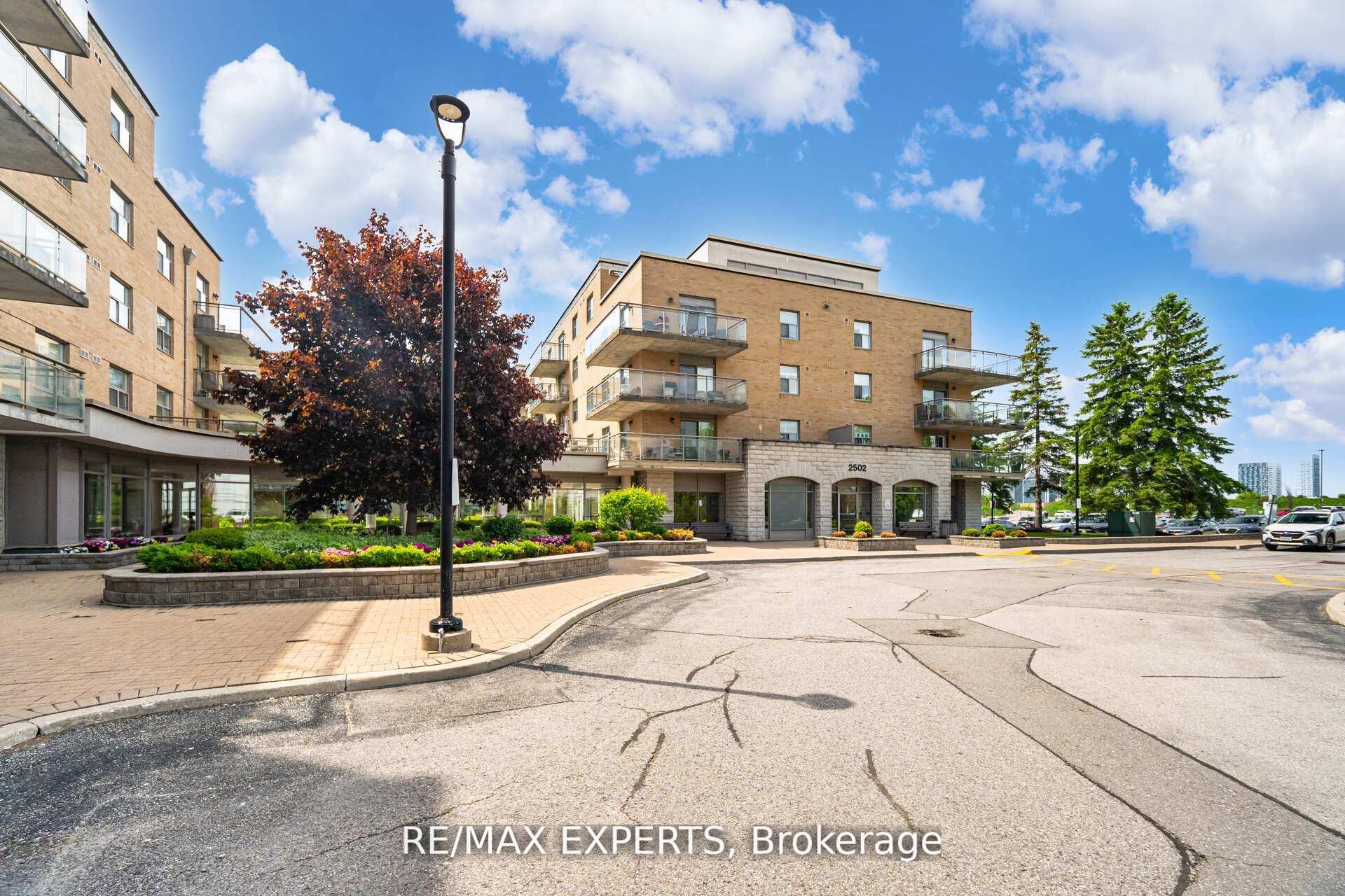 216 - 2502 Rutherford Road, Vaughan, ON L4K 5N6