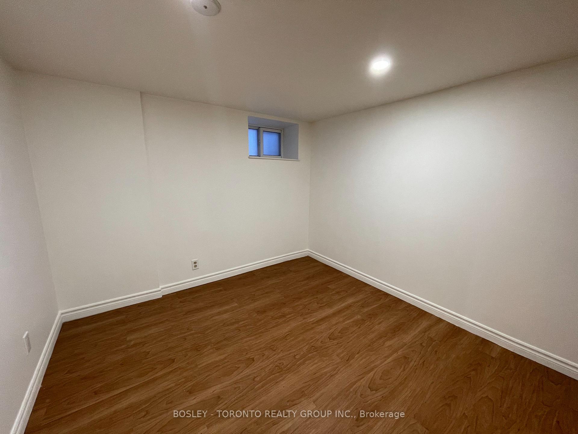 Lower - 216 Geoffrey Street, Toronto, ON M6R 1P8