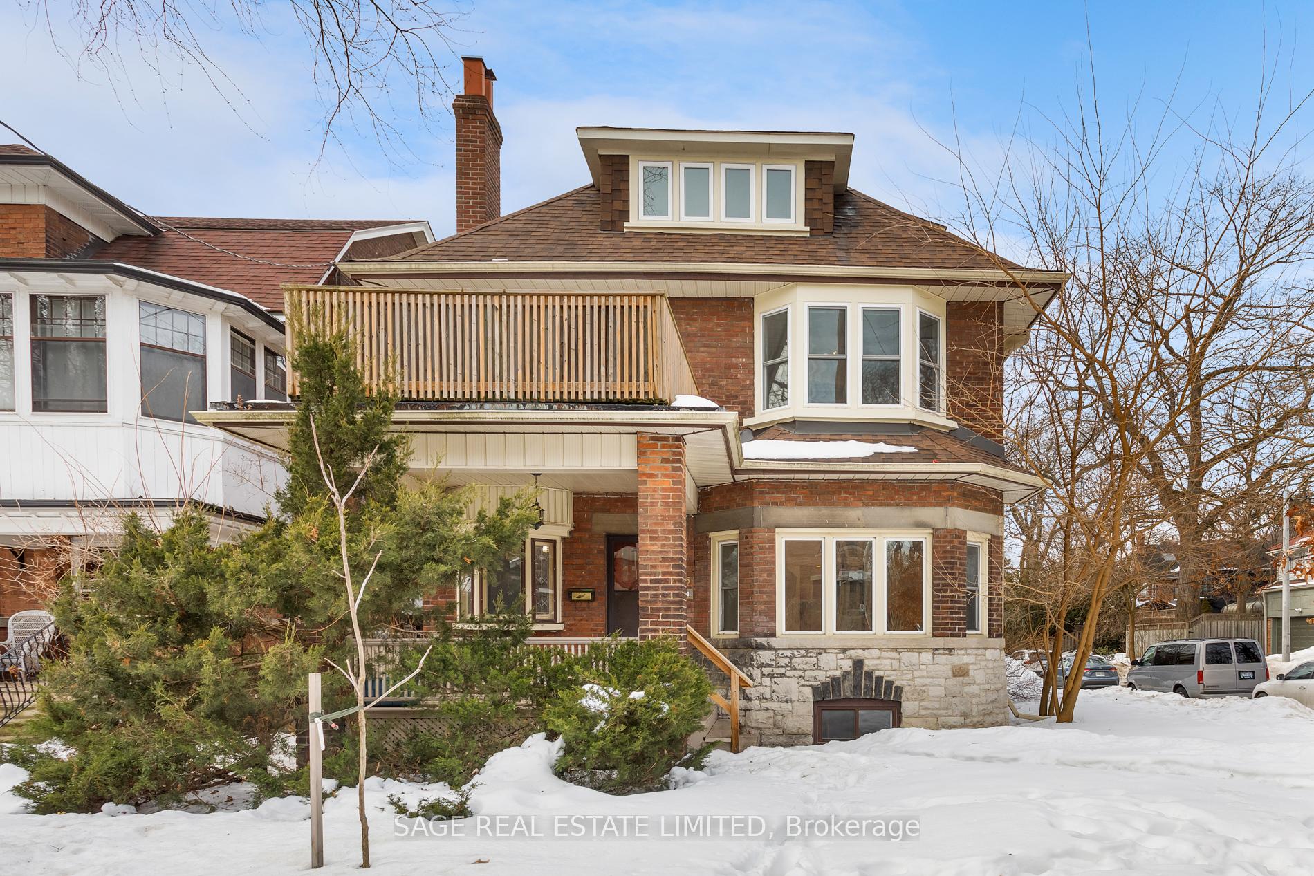 216 Indian Road, Toronto, ON M6R 2W6