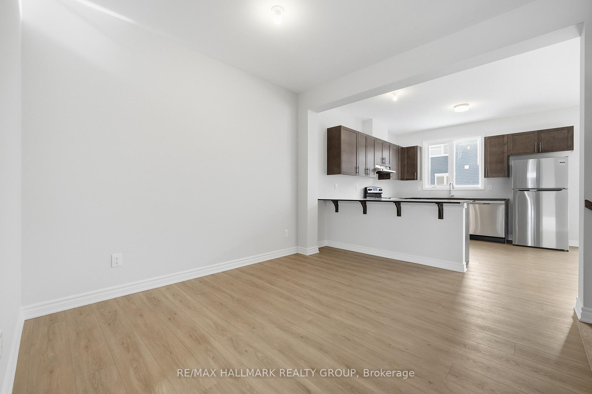 216 Ryan Reynolds Way, Orleans - Convent Glen and Area, ON K4A 5T6