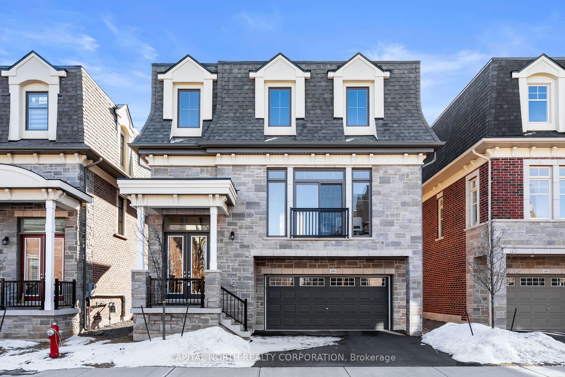 2163 Royal Gala Circle, Mississauga, ON L4Y 0H2