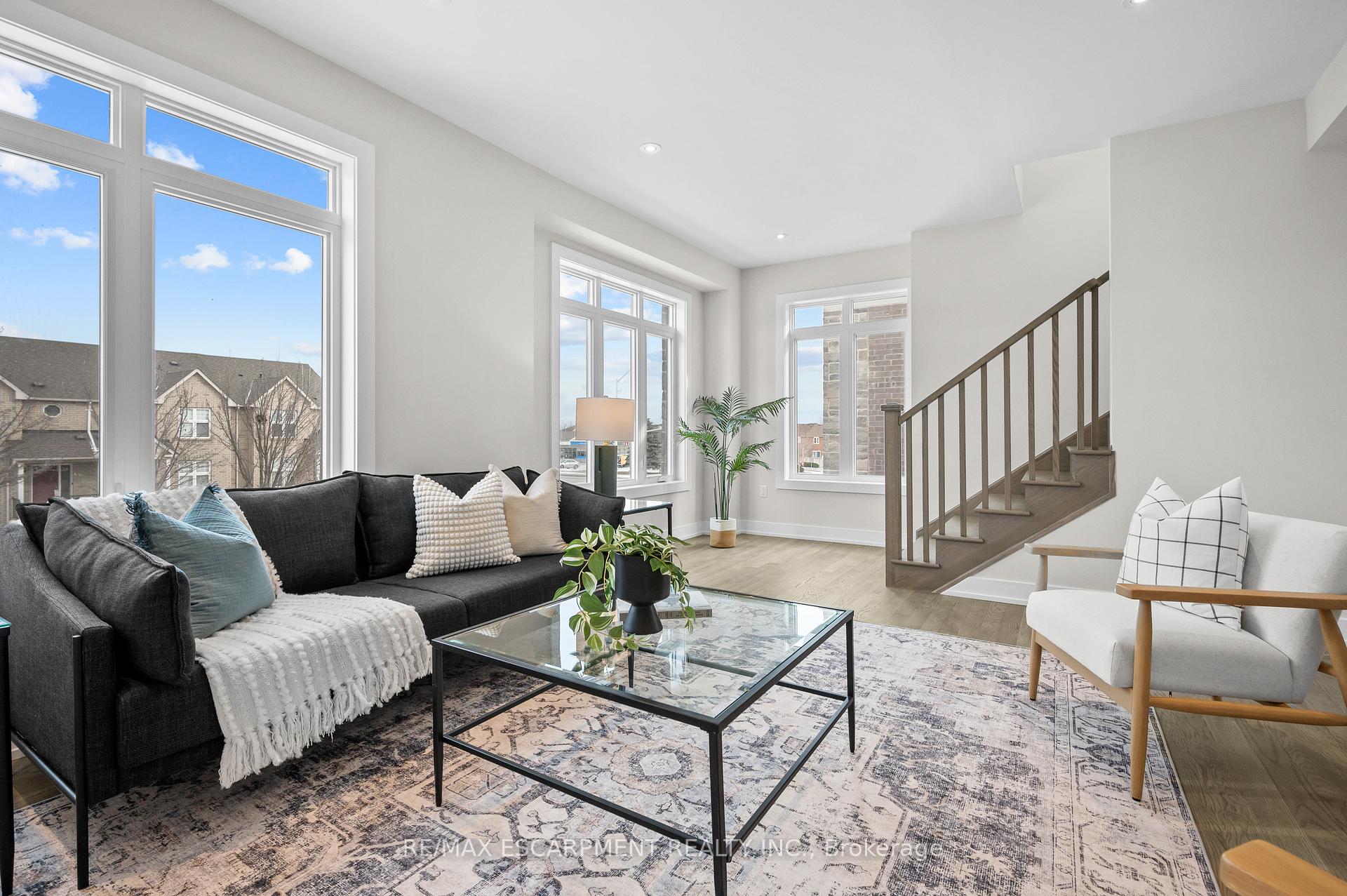 2174 Postmaster Drive, Oakville, ON L6M 4E6