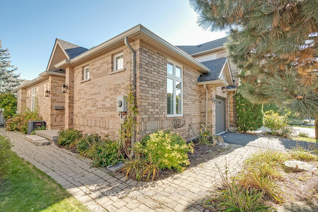 2177 Forest Gate Park, Oakville, ON L6M 4B3