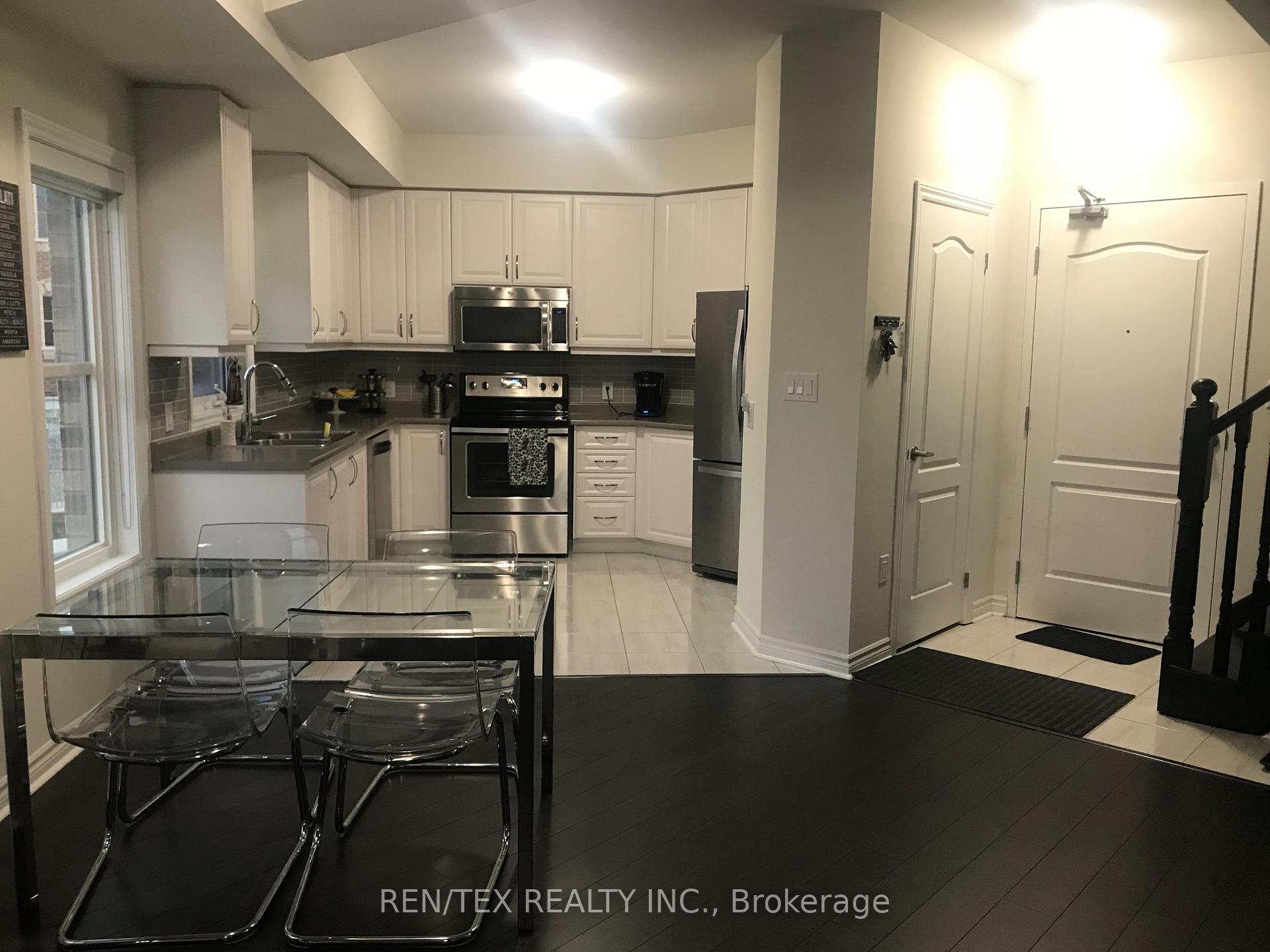 218 - 3905 Major Mackenzie Drive W, Vaughan, ON L4H 4R2