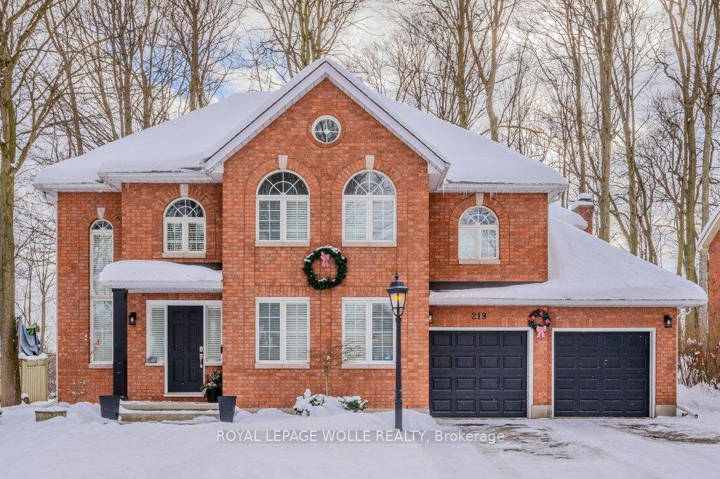 219 Corrie Crescent, Waterloo, ON N2L 5W4