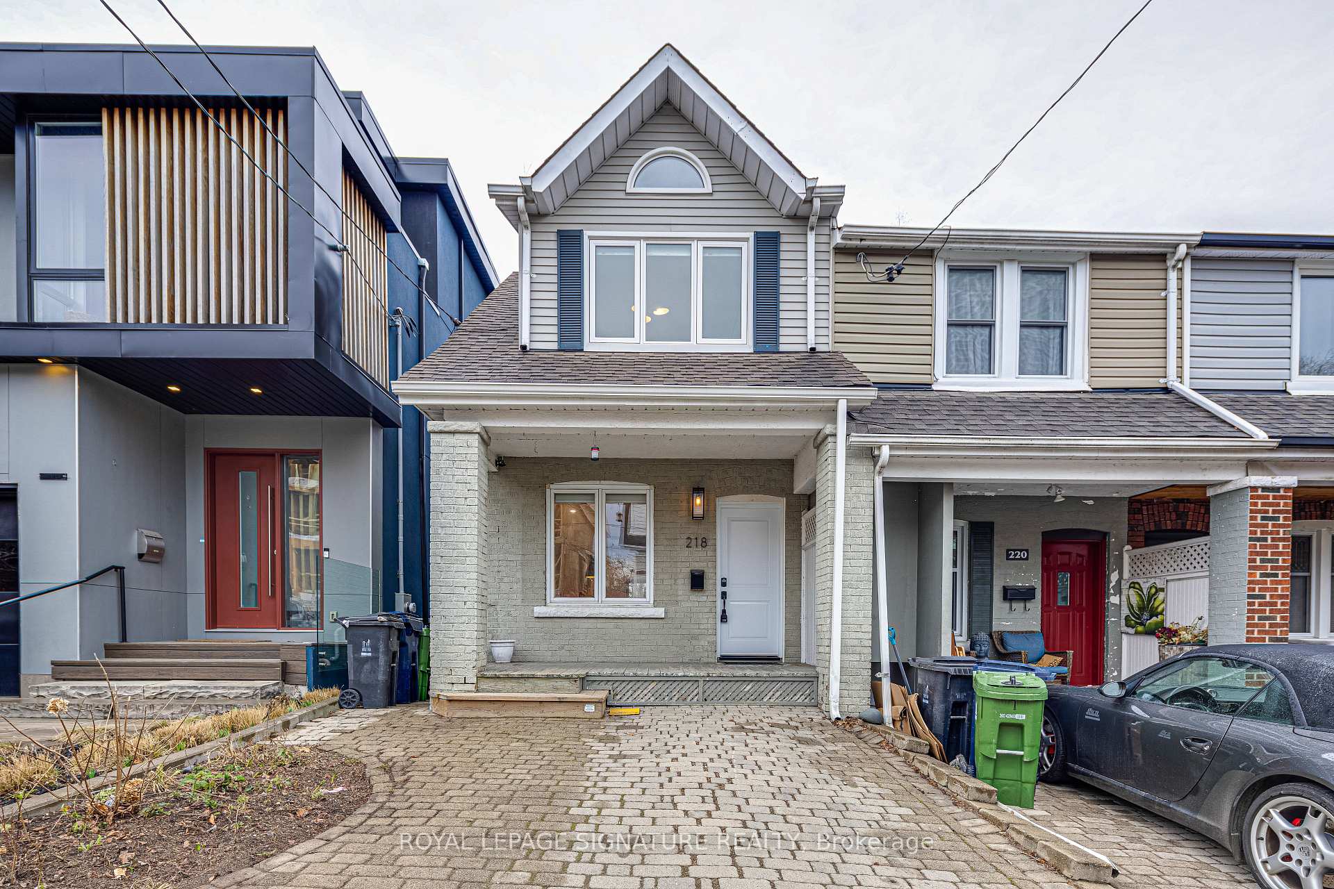218 Lee Avenue, Toronto, ON M4E 2P3