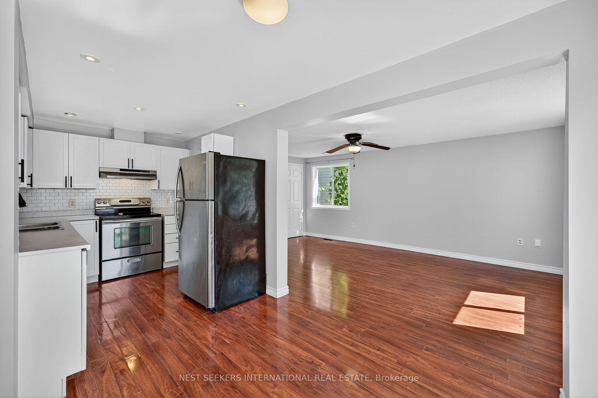 219 Nathan Crescent, Barrie, ON L4N 0S3