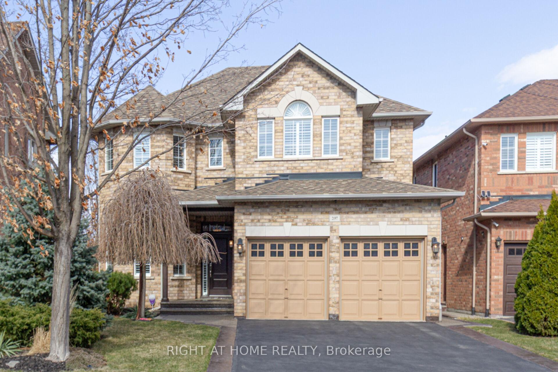 2197 Whitecliffe Way, Oakville, ON L6M 4W2