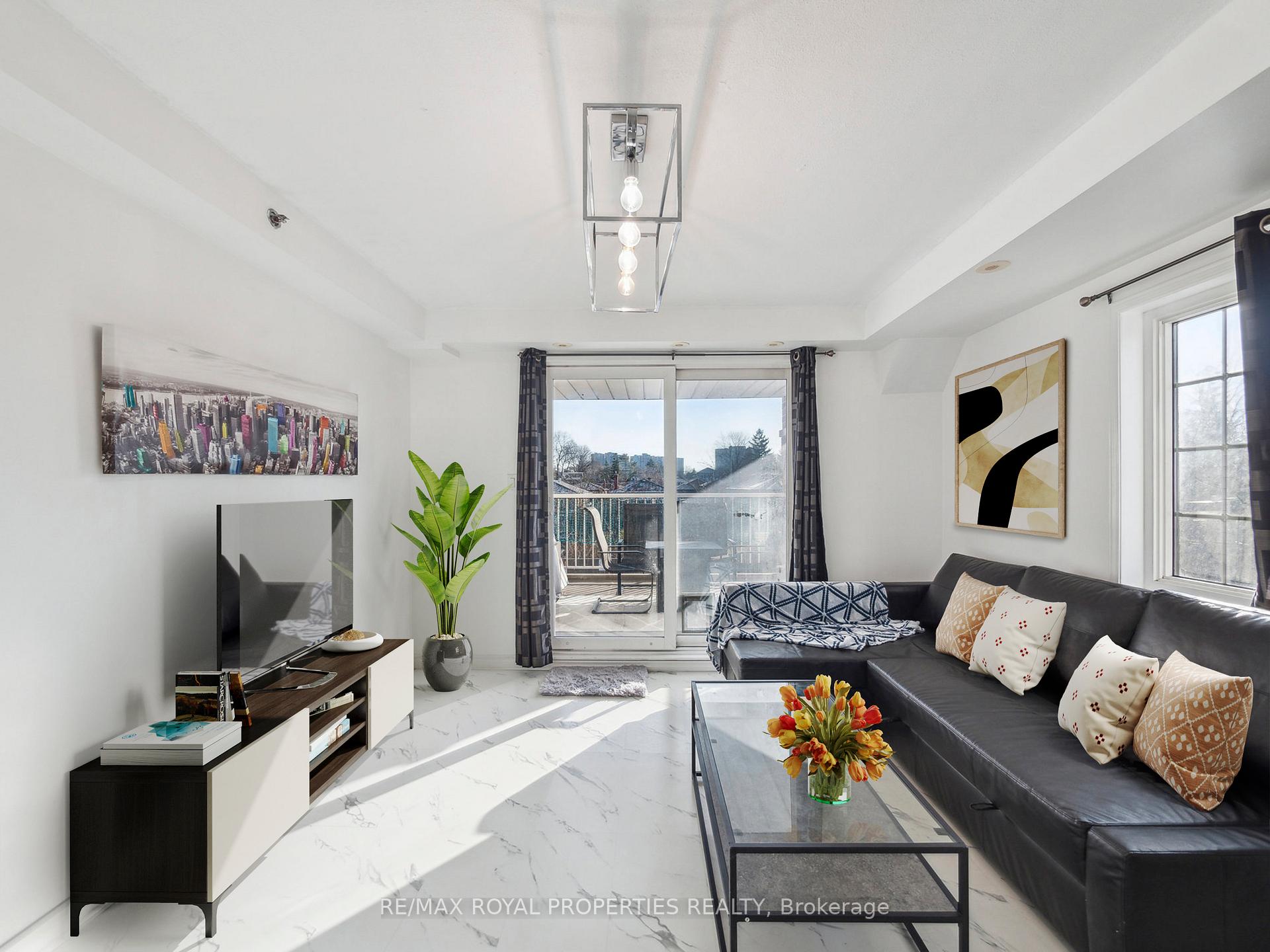 22 - 593 Kennedy Road, Toronto, ON M1K 2B2