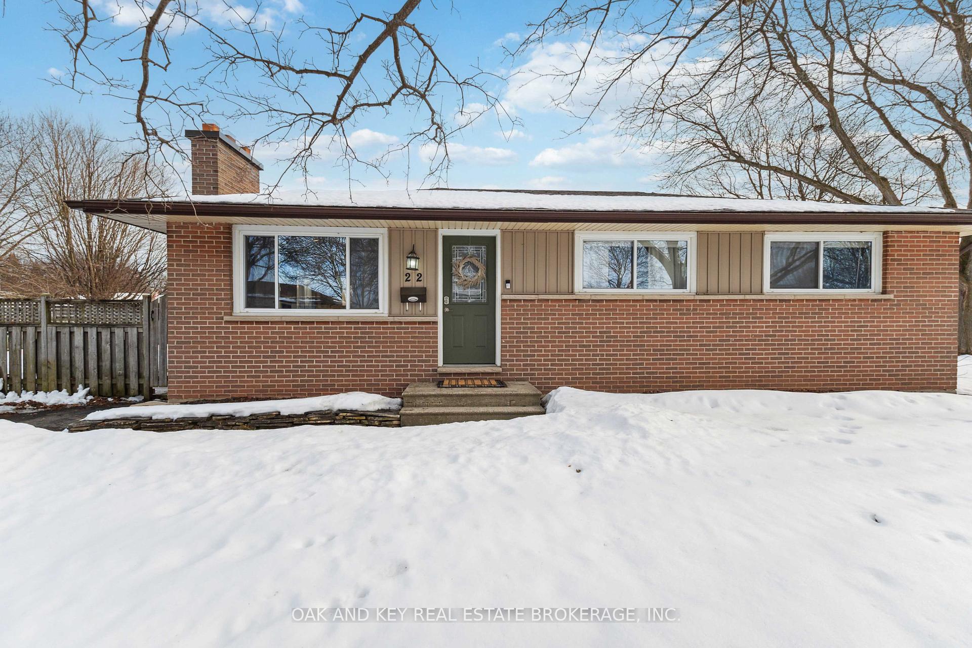 22 Aponi Crescent, London, ON N5V 2V4