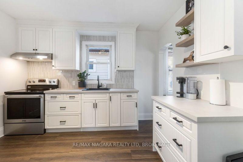 22 Bertram Street, St. Catharines, ON L2R 1A8