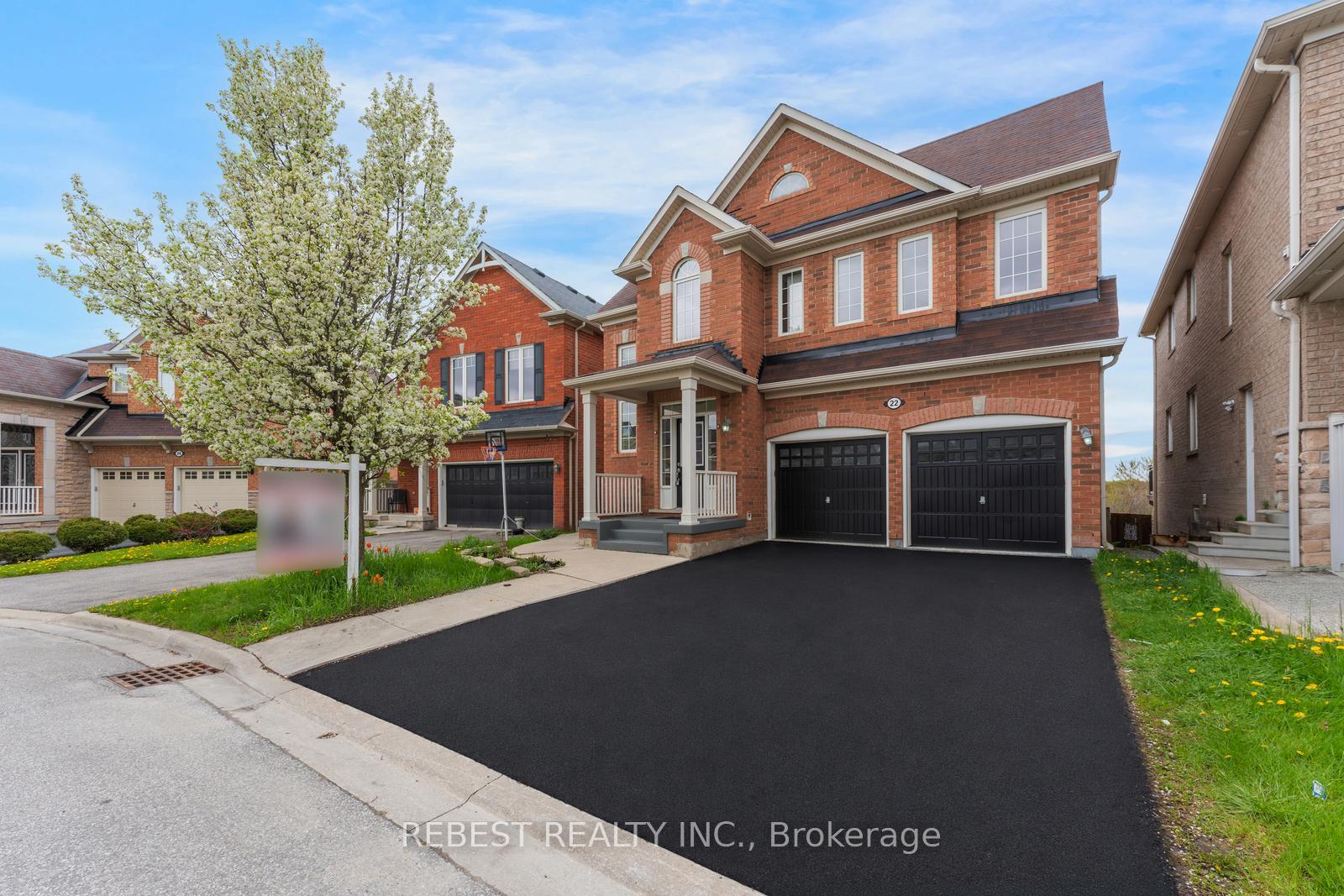 22 Birch Tree Trail, Brampton, ON L6P 3M8