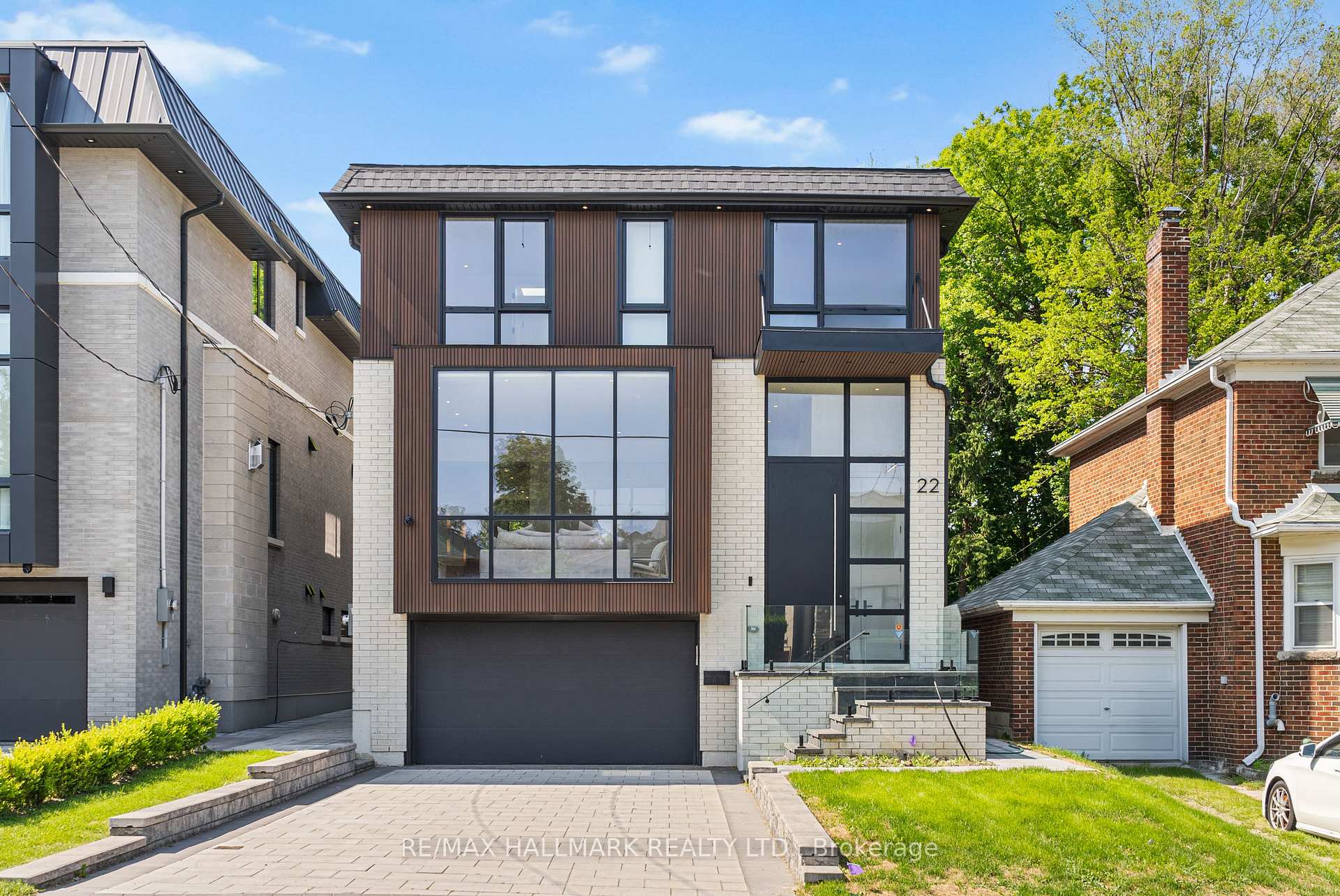 22 Divadale Drive, Toronto, ON M4G 2N9