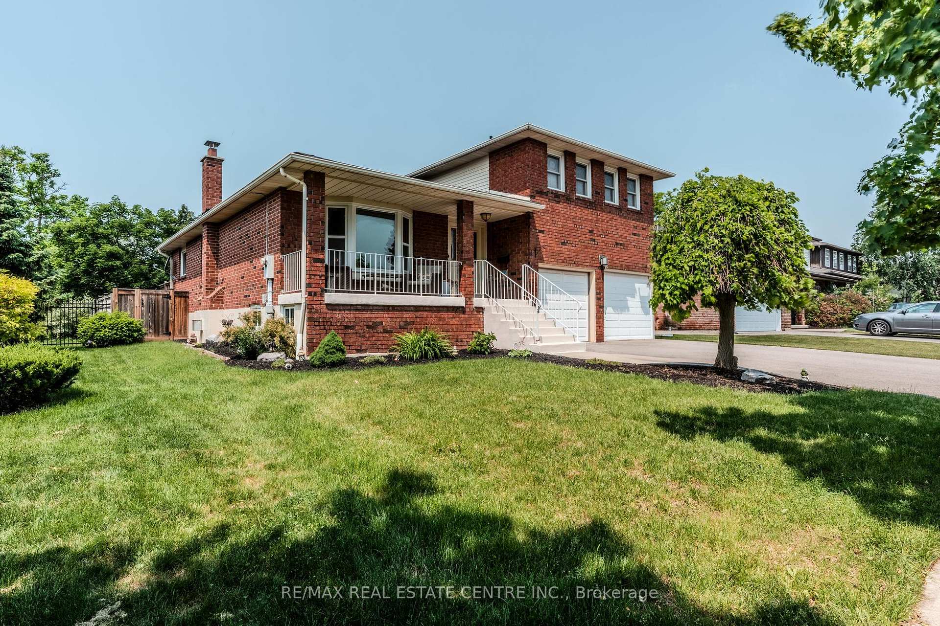 22 Hillside Drive, Halton Hills, ON L7G 4W3