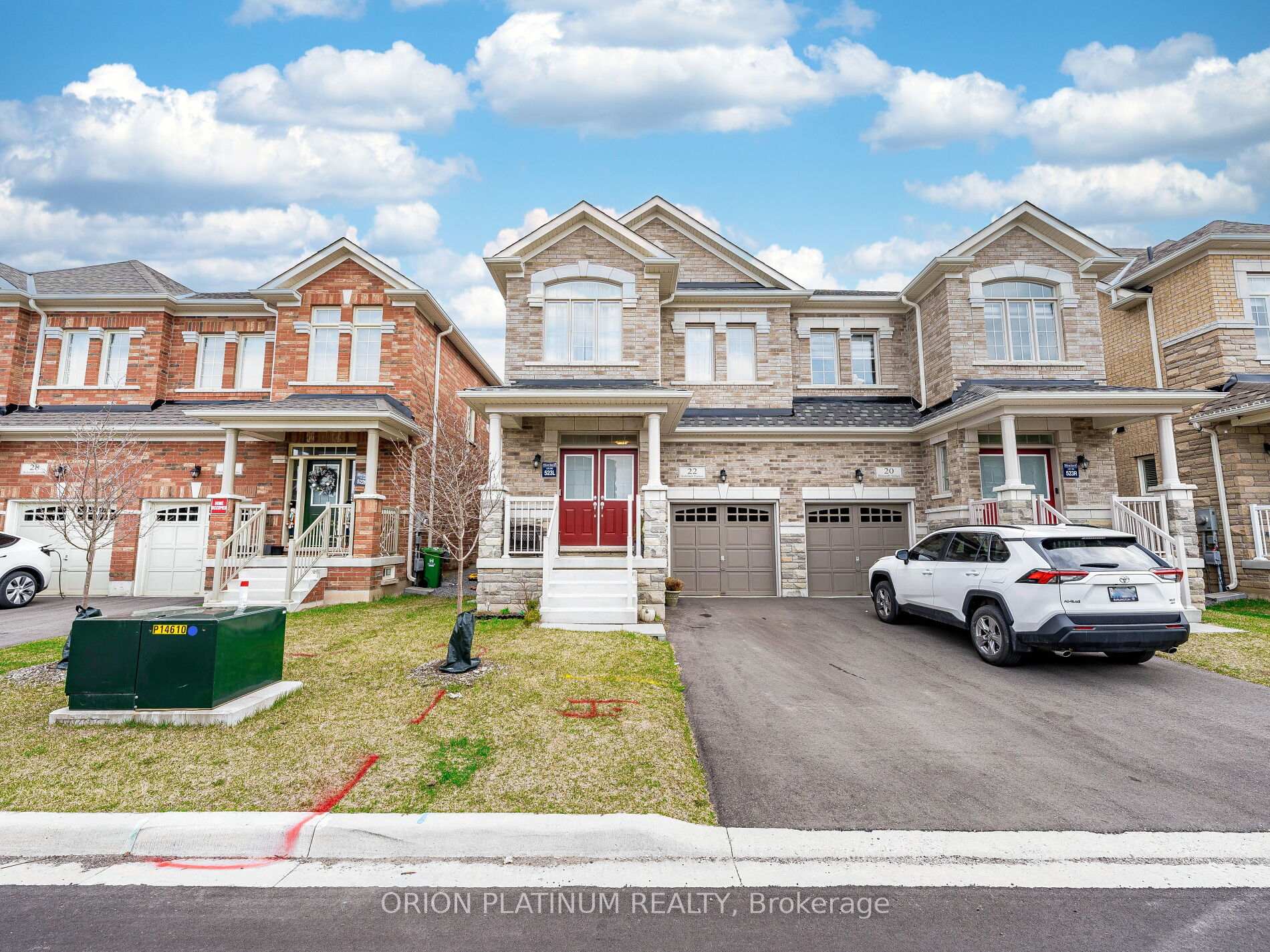 22 Holcomb Terrace, Hamilton, ON L8B 1Z8
