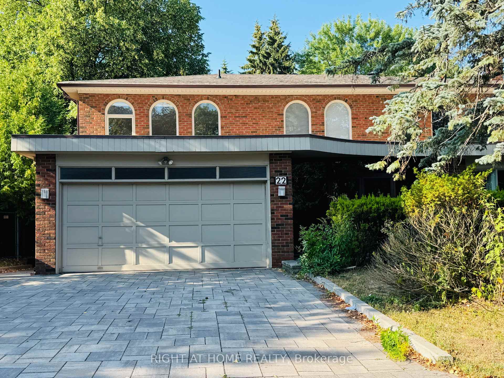 22 Janus Court, Toronto, ON M2H 1S4