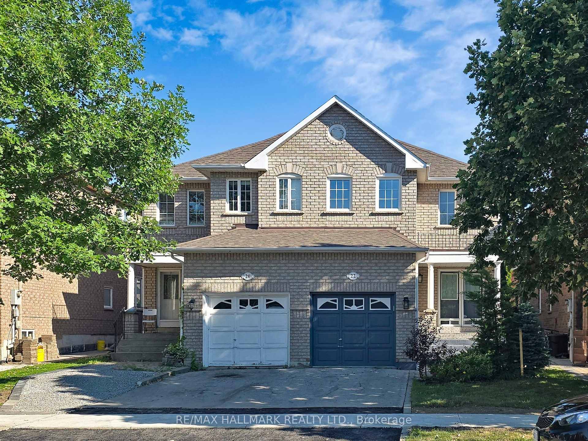 22 Laura Sabrina Drive N, Vaughan, ON L4H 1M6