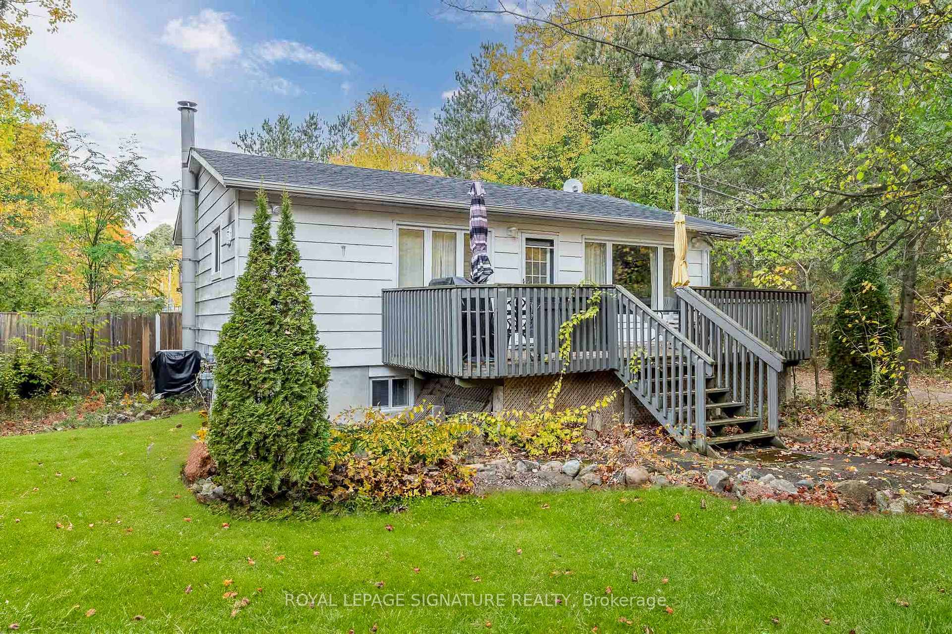 22 Lindale Avenue, Tiny, ON L9M 0J2