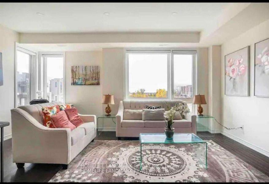 22 Lord Melborne Street, Markham, ON L6C 0Z5