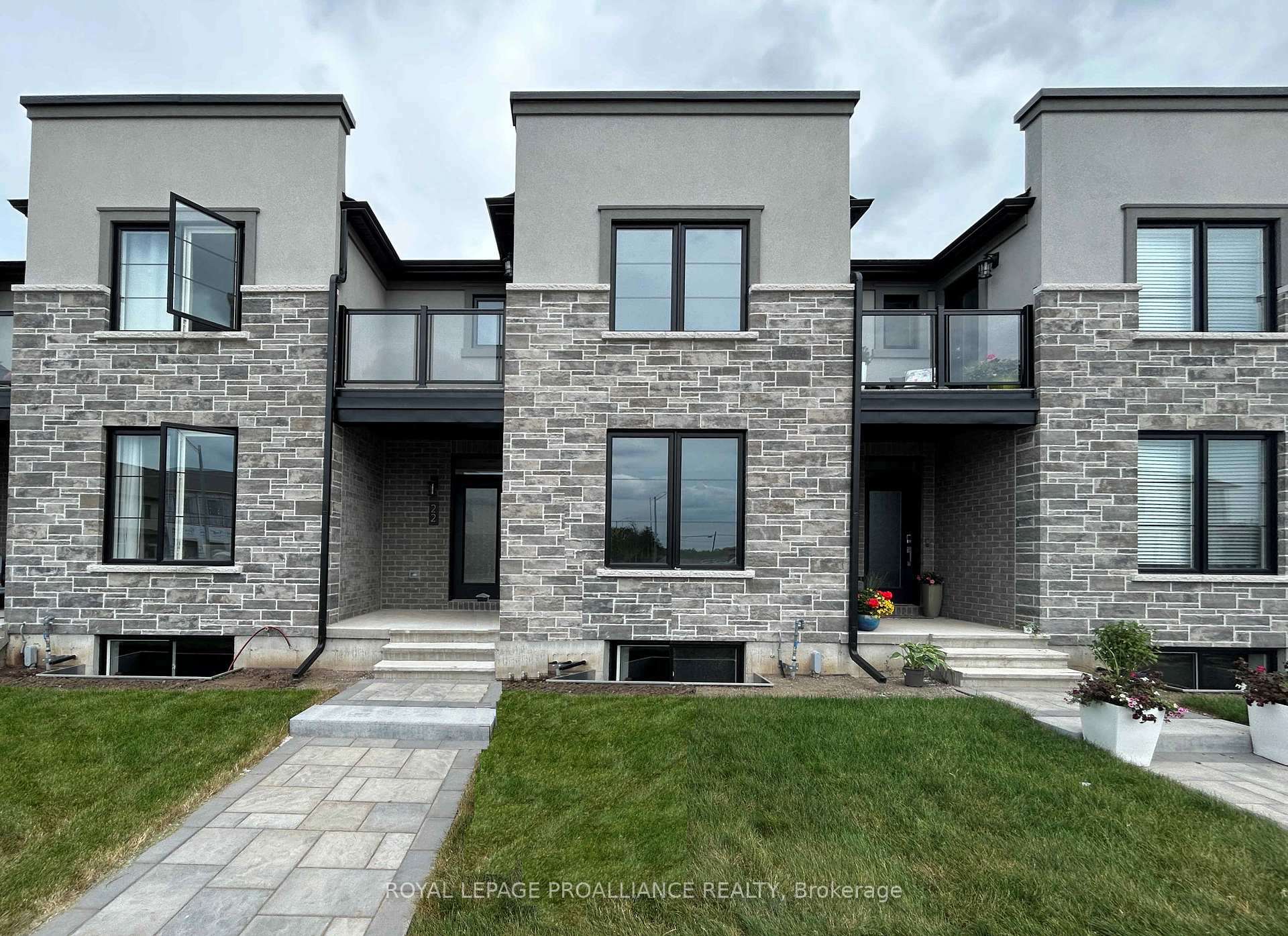 22 Riverstone Way, Belleville, ON K8N 0S6