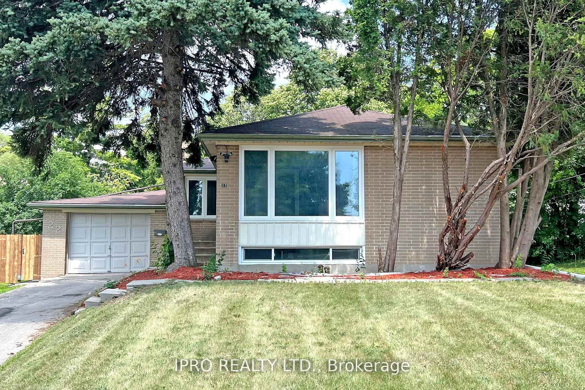 22 Royal Doulton Drive, Toronto, ON M3A 1N5