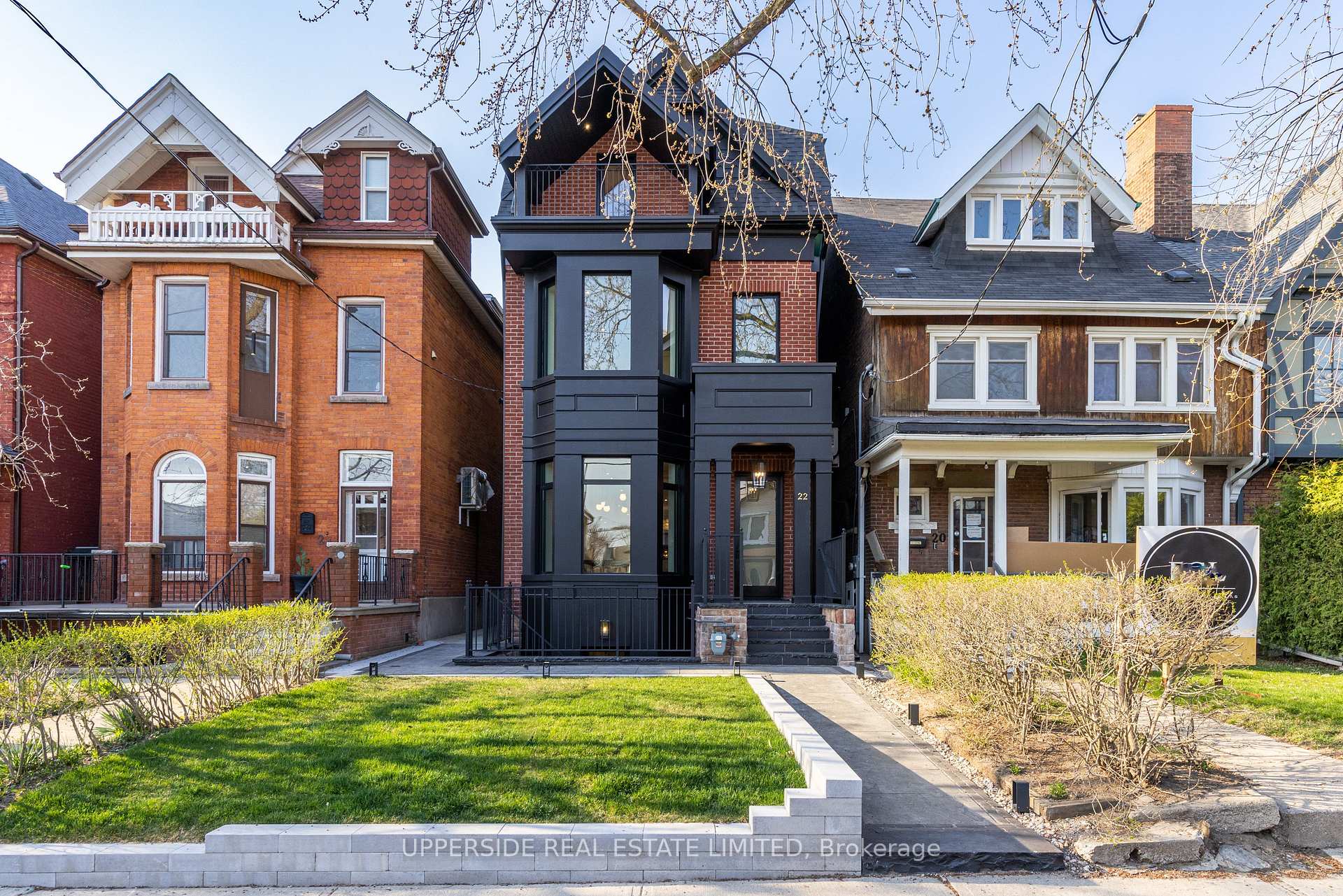 22 Shannon Street, Toronto, ON M6J 2E7