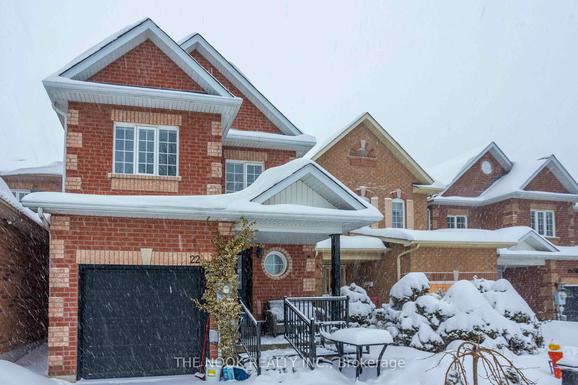 22 Threadgold Court, Whitby, ON L1P 1L9
