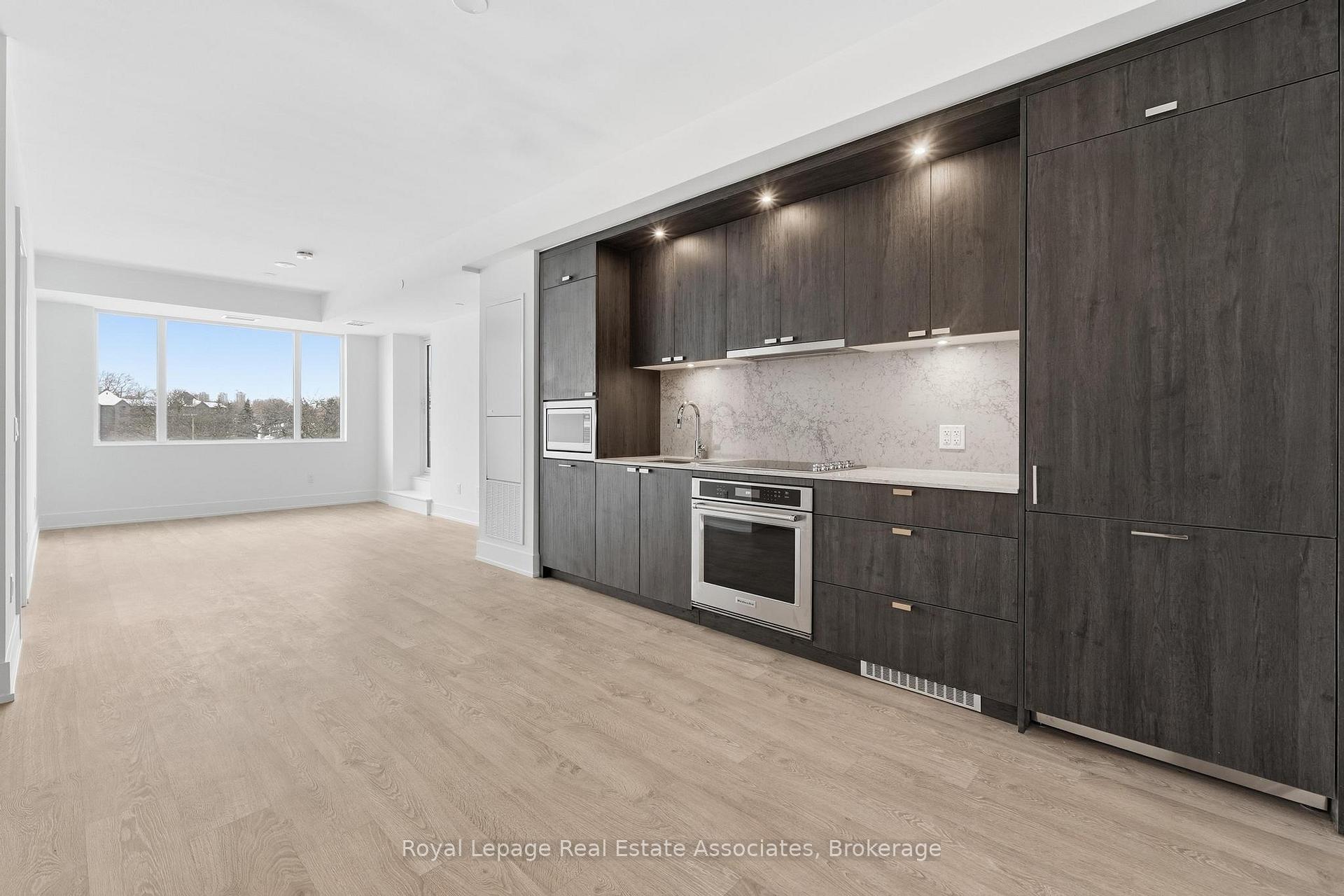 220 - 259 The Kingsway, Toronto, ON M9A 0G2