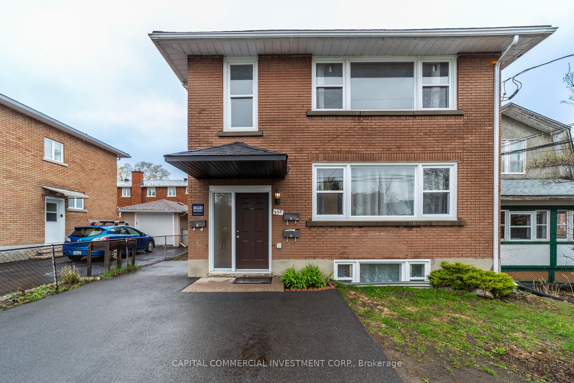 220 Compton Avenue, Woodroffe, ON K2B 5A9