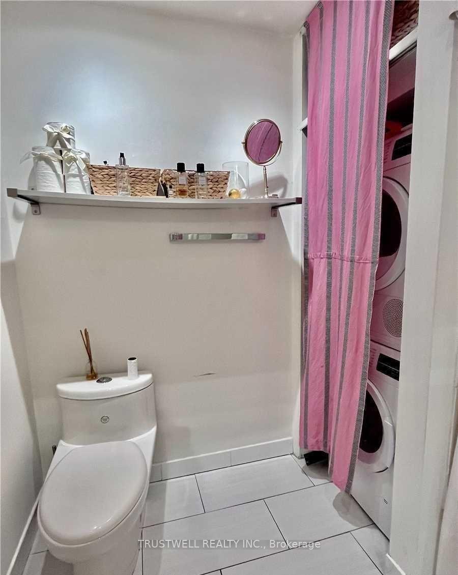 Upper - 220 Rose Park Drive, Toronto, ON M4T 1R5