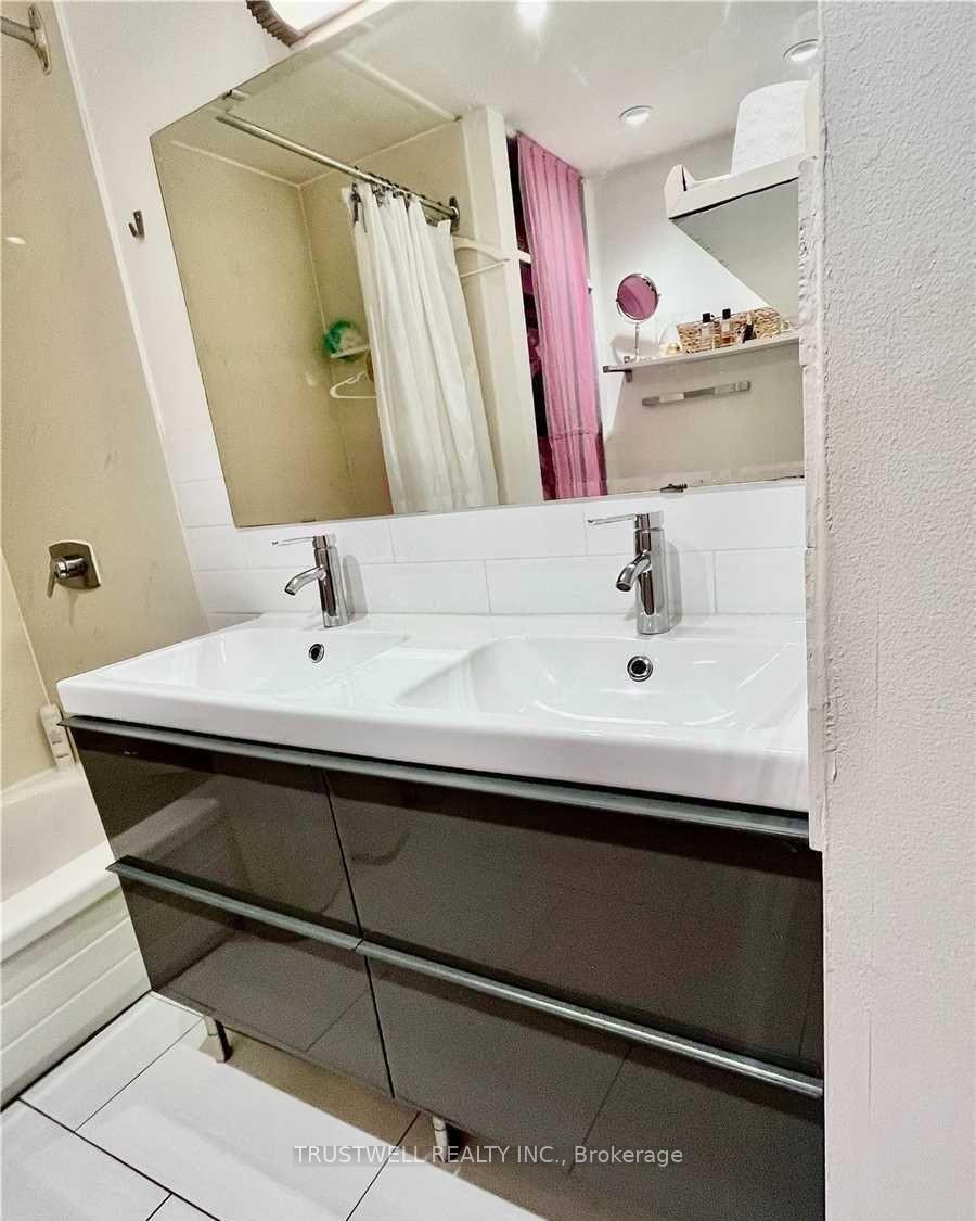 Upper - 220 Rose Park Drive, Toronto, ON M4T 1R5