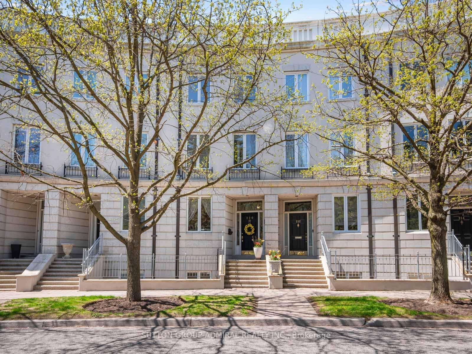 220 Walmer Road, Toronto, ON M5R 3R7