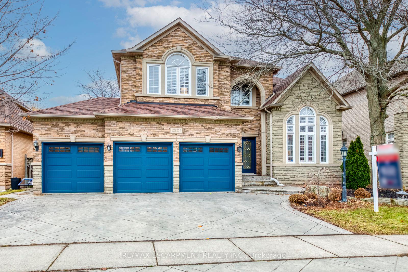2201 Galloway Drive, Oakville, ON L6H 5M1