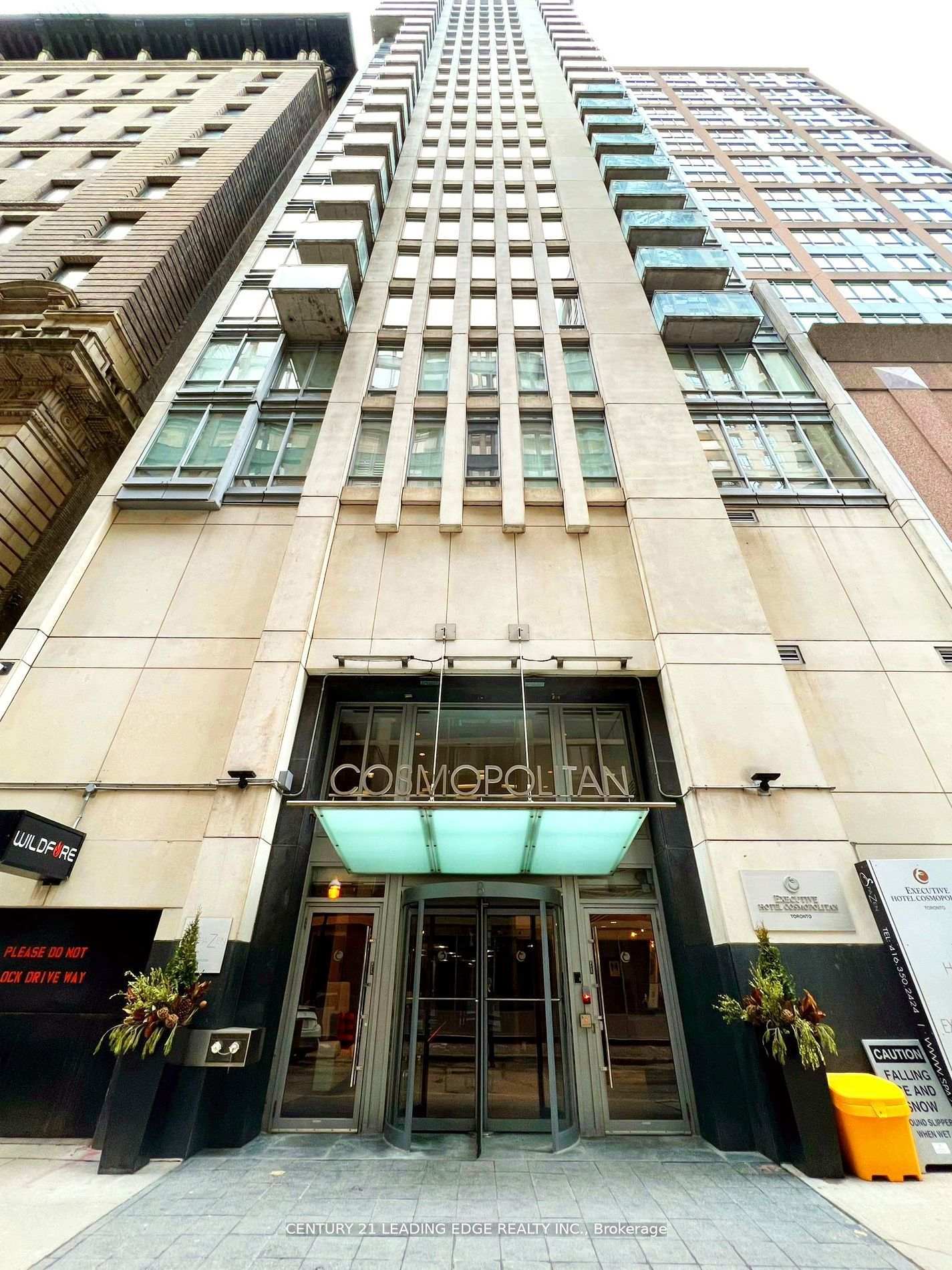 2202 - 8 Colborne Street, Toronto, ON M5E 1E1