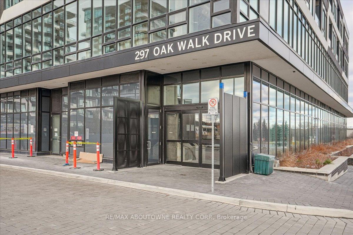 2203 - 297 Oak Walk Drive, Oakville, ON L6H 3R6